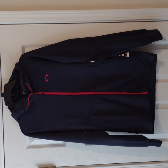 Oakley | Jackets & Coats | Oakley Performance Jacket Evolution Never ...